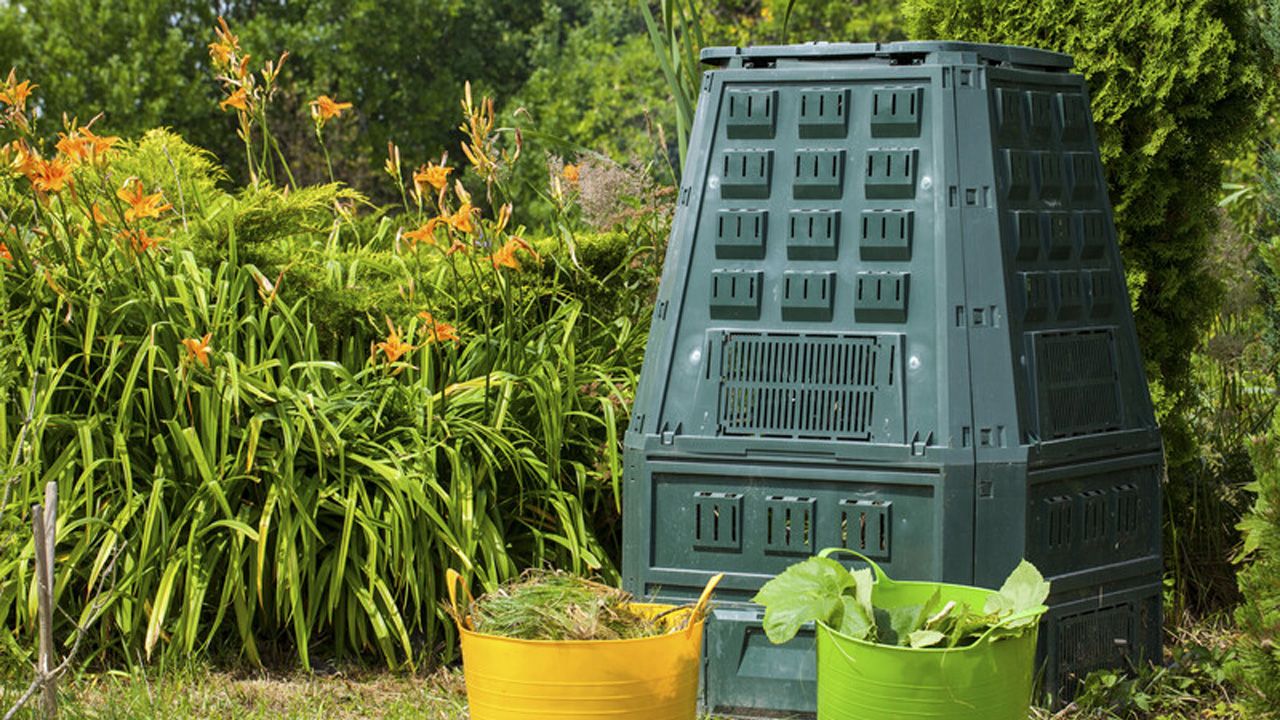 Kompost | Jak kompostovat | Co patří do kompostu | Zahrada | Stream